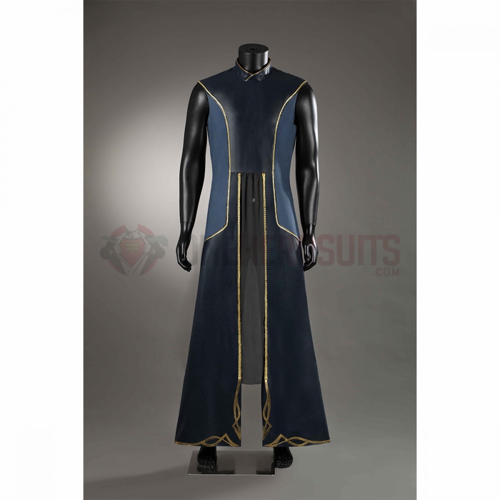 Guy In Dark Sorcerer Costume